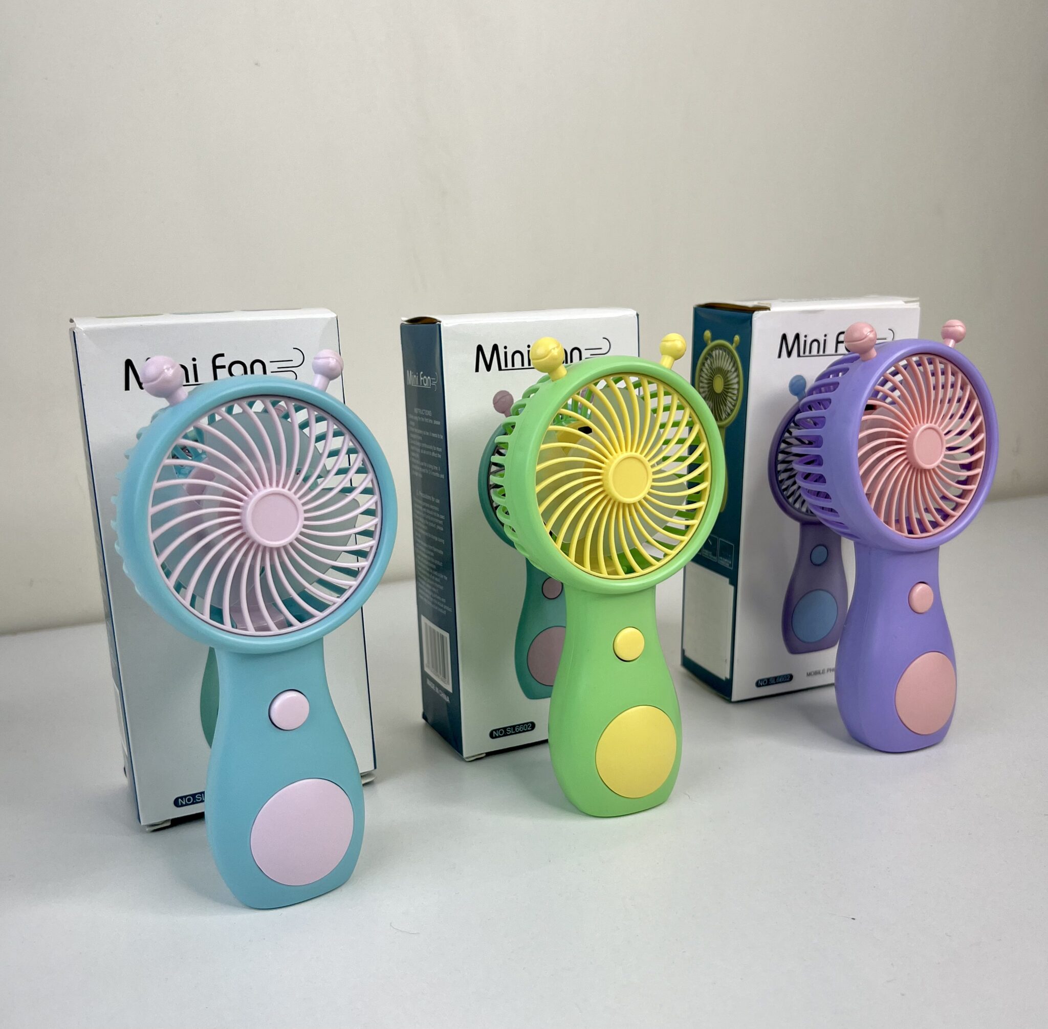 Portable Mini Rechargeable Fan - Stay cool Anytime, anywhere - Cuteli